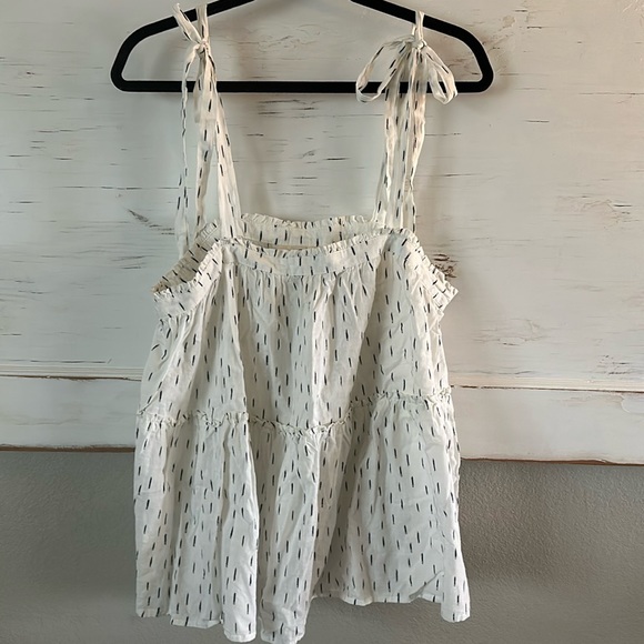 Universal Thread | Tops | Universal Threads Large Flowy Tank | Poshmark